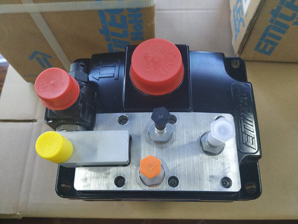 5273338 genuine Cummins urea pump